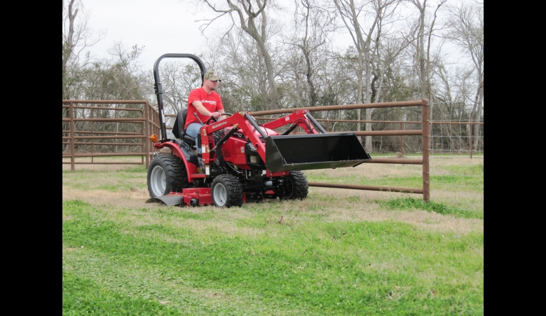Max 26XL 4WD Shuttle - Weeks Tractor