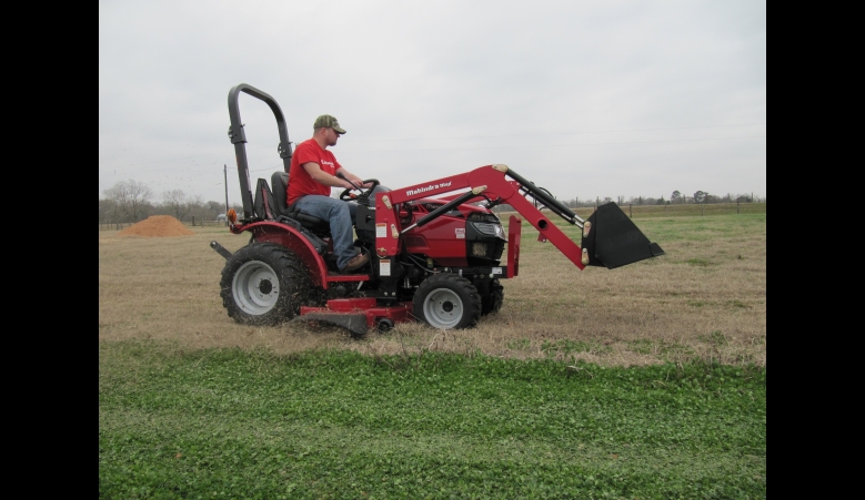 Max 26XL 4WD Shuttle - Weeks Tractor